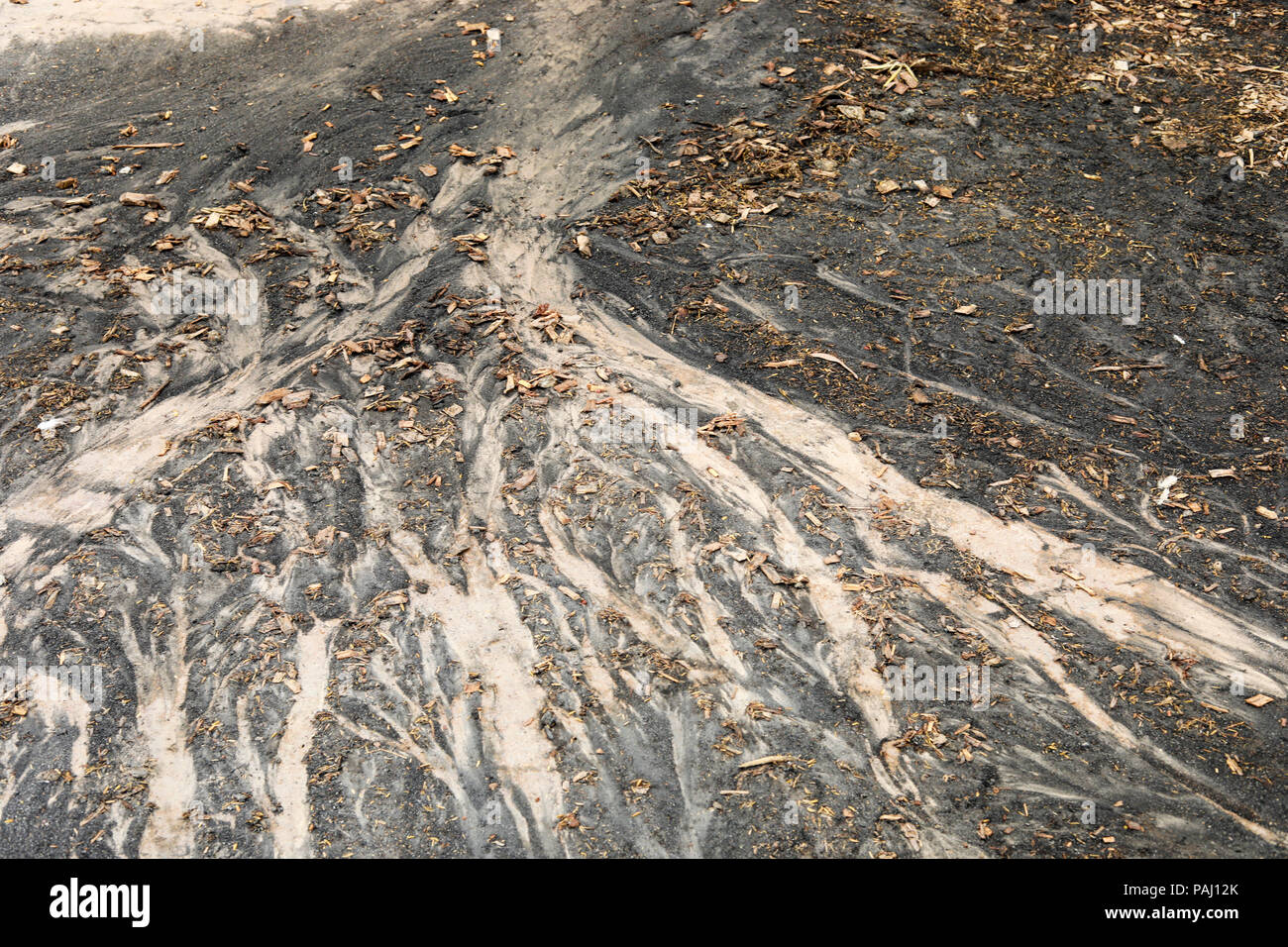 fly ash pattern during the raining and water flow Stock Photo - Alamy