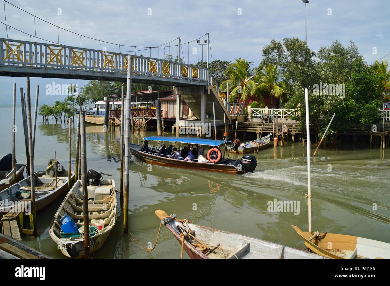 Malacca bridge hi-res stock photography and images - Alamy