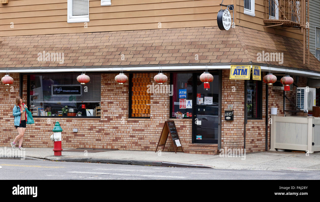 New pho vietnamese restaurant hi-res stock photography and images - Alamy