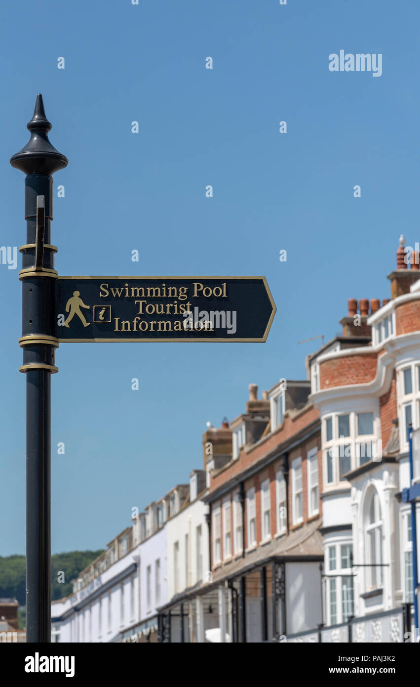 Upright signage hi-res stock photography and images - Alamy