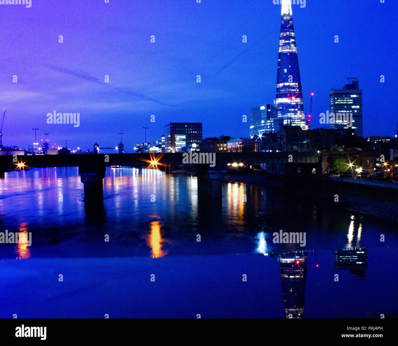 Aqua shard hi-res stock photography and images - Alamy