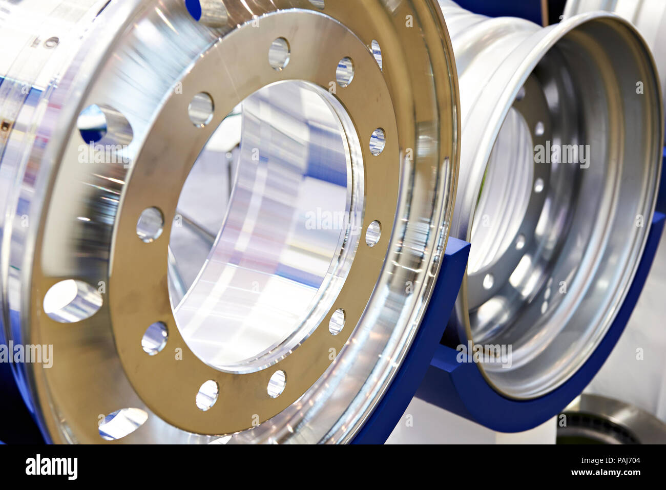 Metal wheel rims hi-res stock photography and images - Alamy