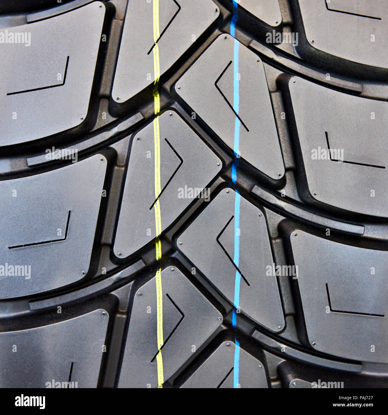 Background tread pattern on a wheelbarrow truck tire Stock Photo - Alamy