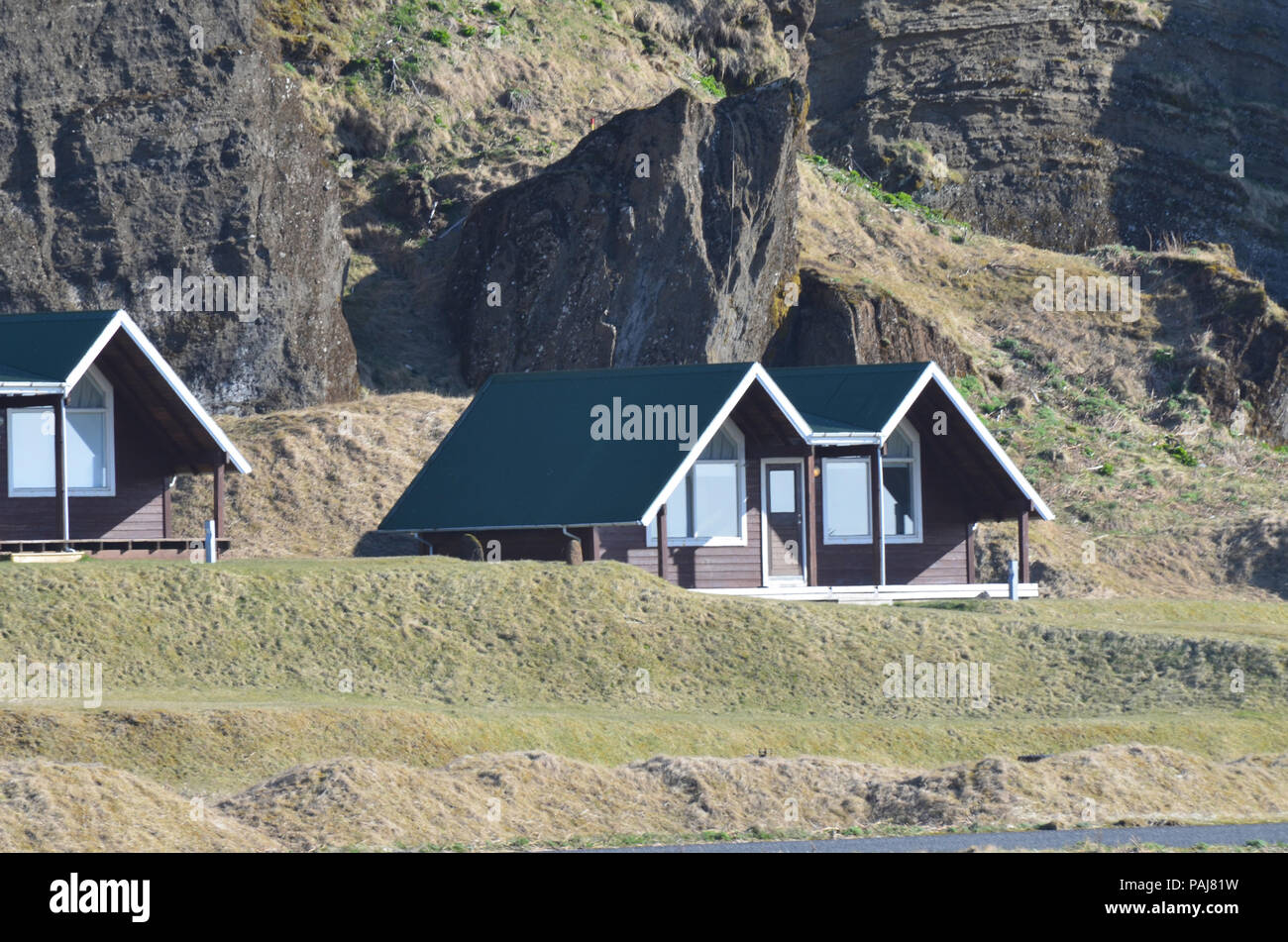 Pretty icelandic cabins in the remote southern Vik Stock Photo - Alamy