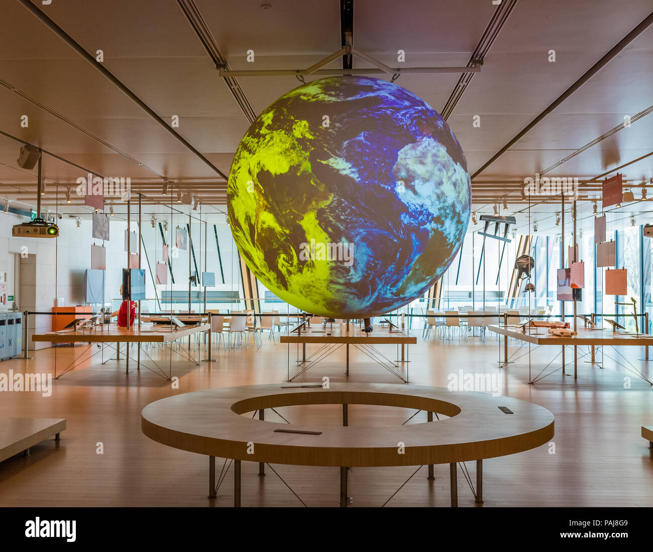 SCIENCE ON A SPHERE - terrestrial globe connected to NOAA . Museum of ...