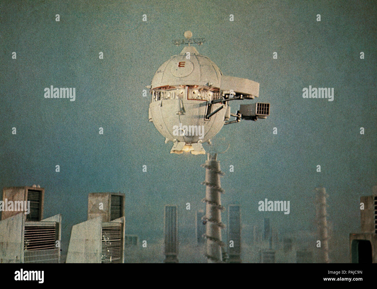 Z P G Aka Zero Population Growth USA 1972 Regie Michael Campus Szenenfoto Raumschiff z-p-g-aka-zero-population-growth-usa-1972-regie-michael-campus-szenenfoto-raumschiff