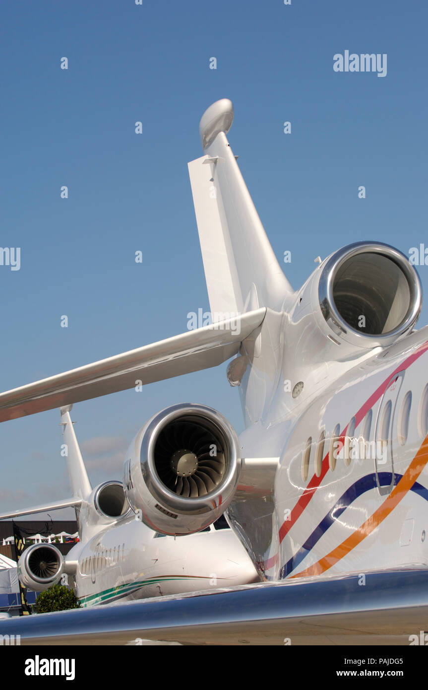engine intakes of the Dassault Falcon 7X and Falcon 900EX Easy parked ...