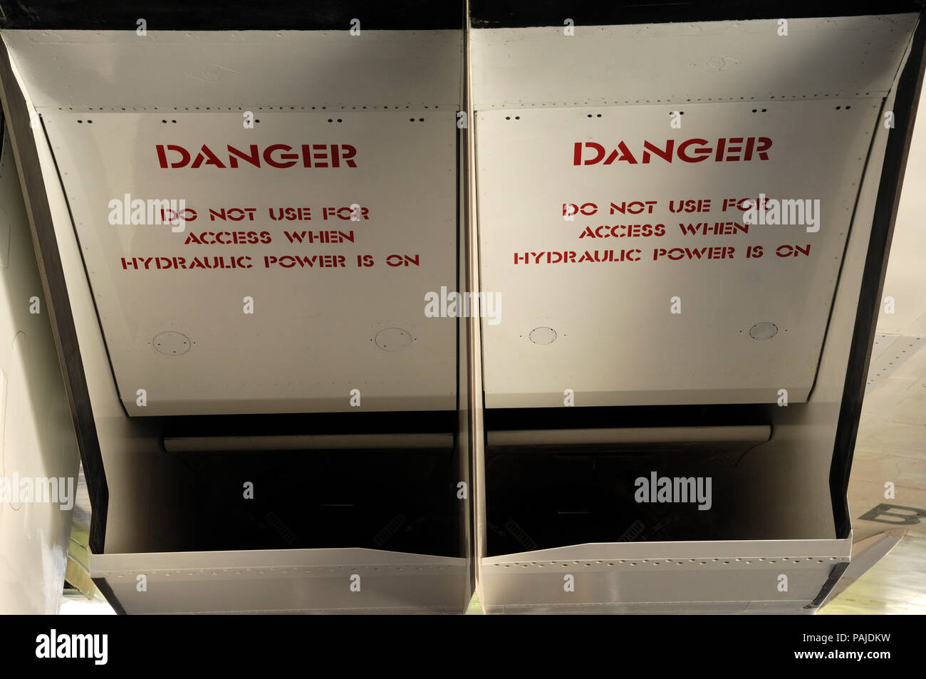 Rolls-Royce Olympus 593 engine-intakes with the variable ramp air inlet ...