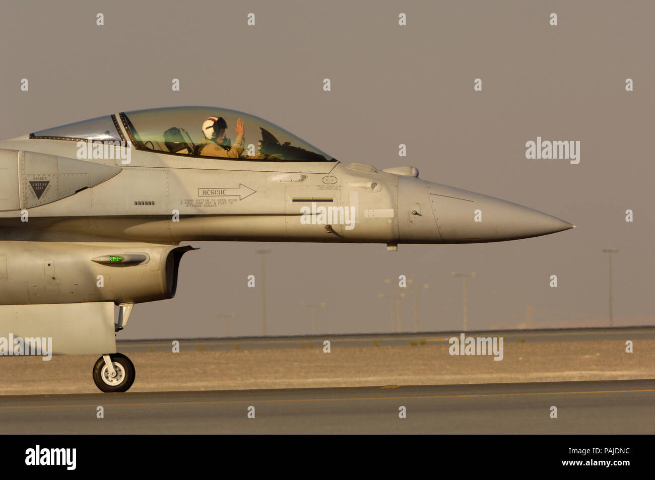 UAE - Air Force Lockheed Martin F-16E Fighting Falcon taxiing at the ...