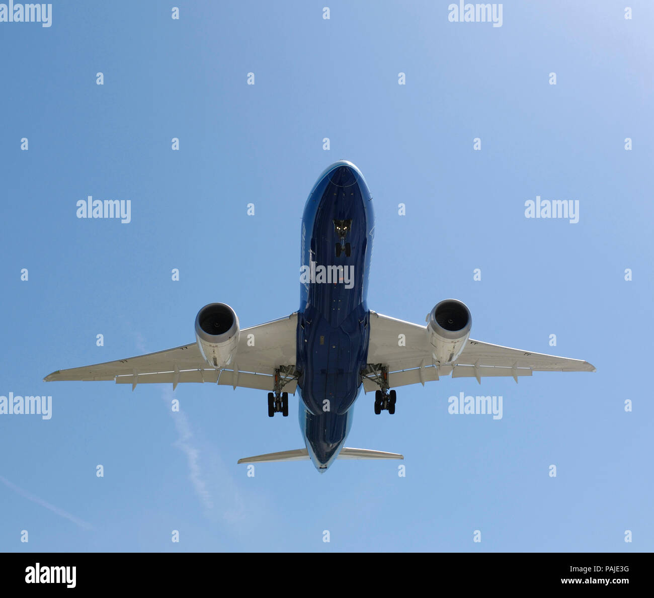 the first Boeing 787-8 Dreamliner prototype on final-approach Stock ...