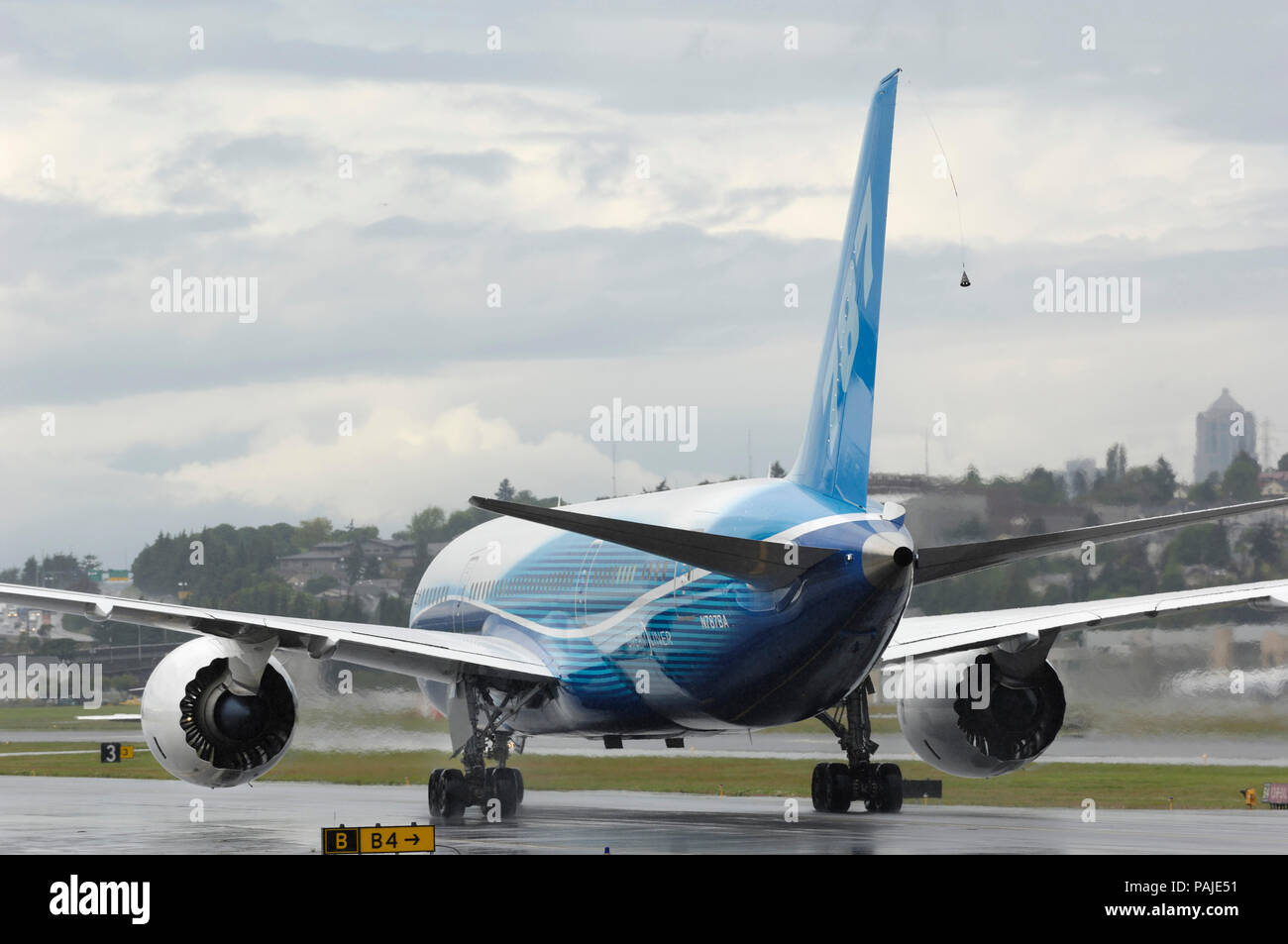 the first Boeing 787-8 Dreamliner prototype taxiing Stock Photo - Alamy
