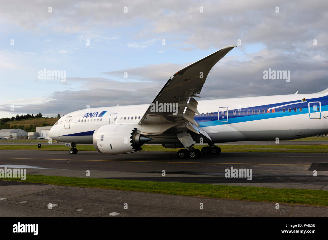 Rolls-Royce Trent 1000 engine-cowling of ANA All Nippon Airways Boeing ...