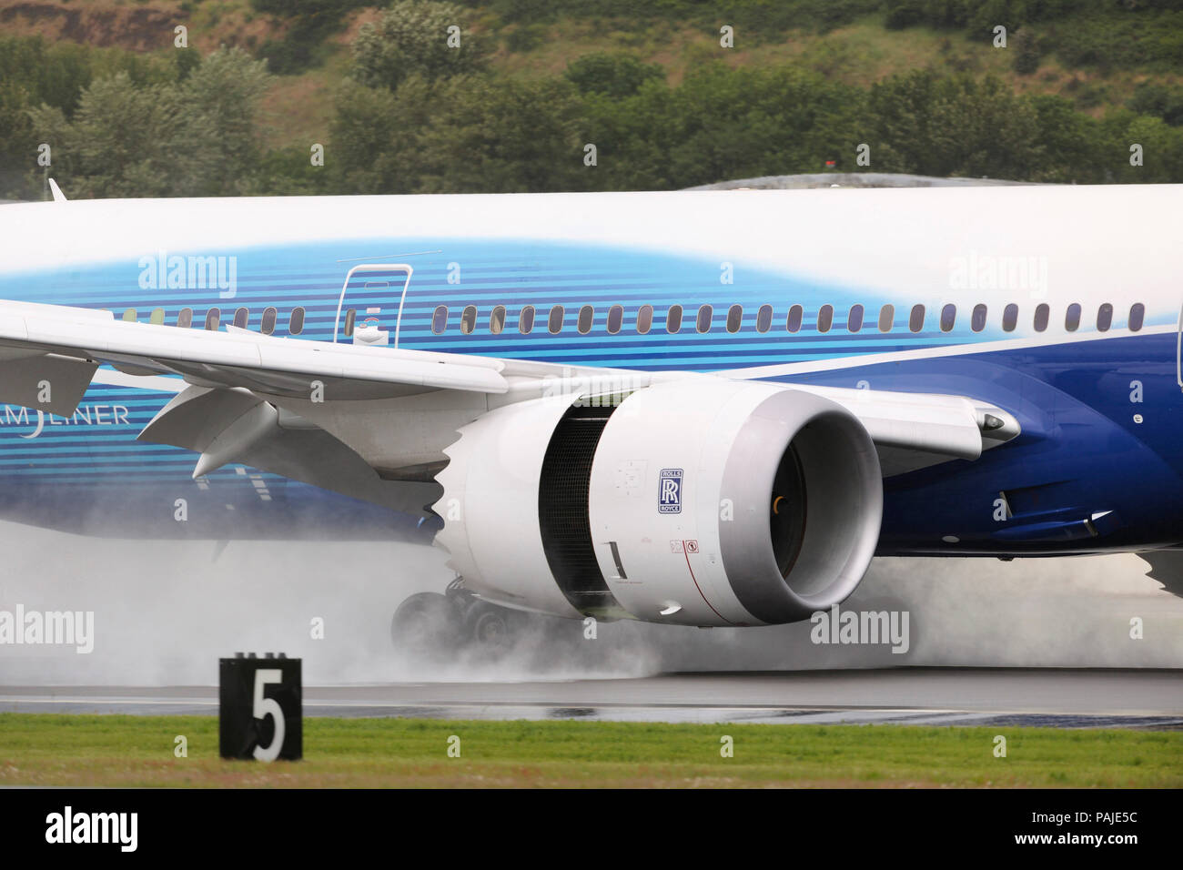 Rolls-Royce Trent 1000 engine-cowling of the first Boeing 787-8 ...