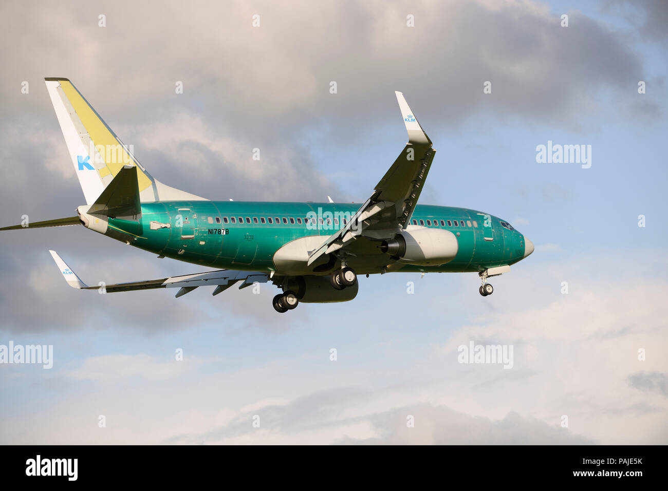 B 737s hi-res stock photography and images - Alamy