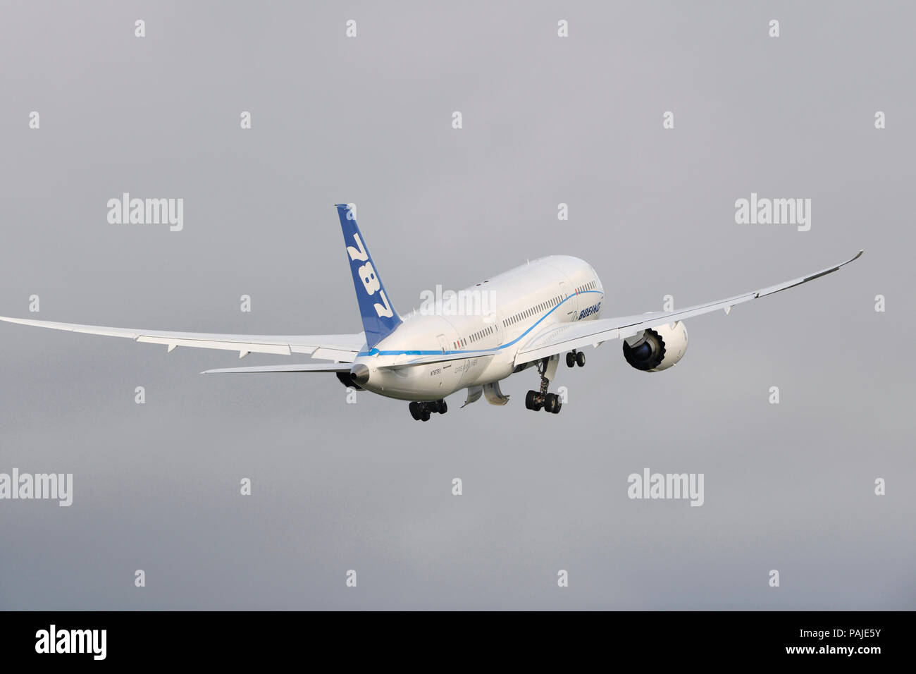 Boeing 787-8 Dreamliner prototype taking-off with undercarriage ...