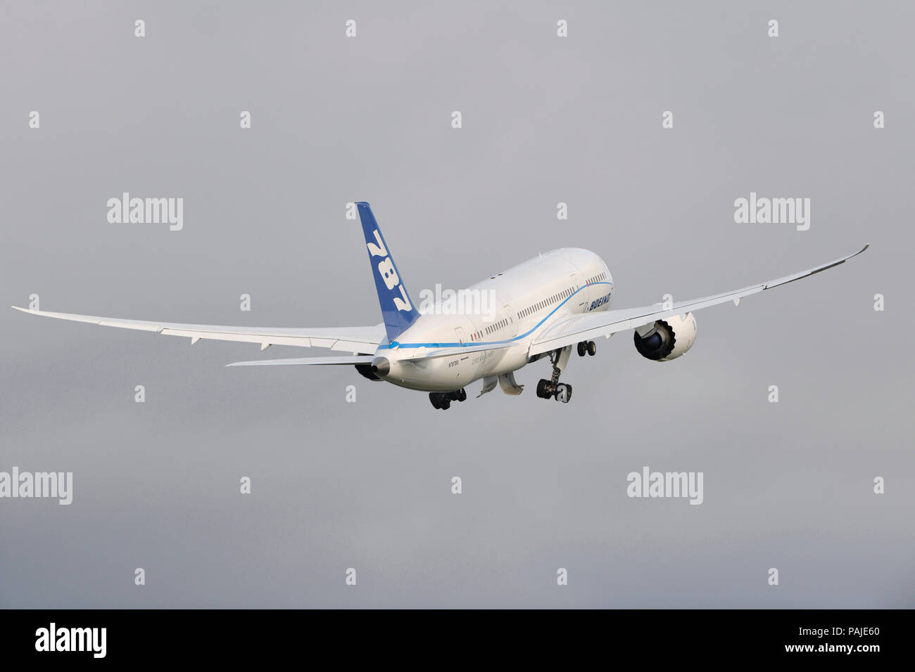 Boeing 787-8 Dreamliner prototype taking-off with undercarriage ...