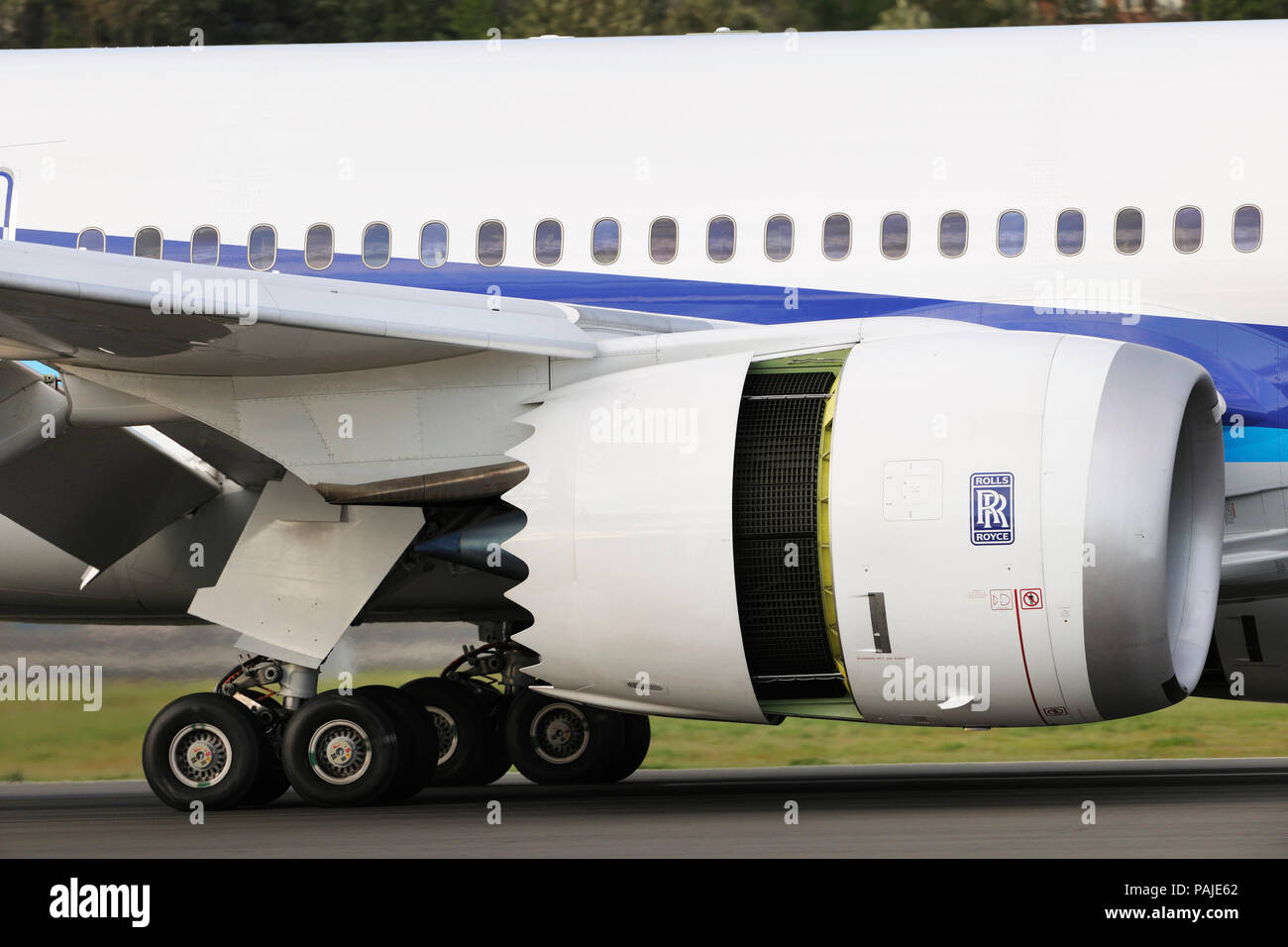 air-brakes on Rolls-Royce Trent 1000 engine on ANA All Nippon Airways ...