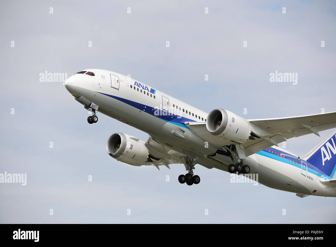 ANA All Nippon Airways Boeing 787-8 Dreamliner climbing out after take ...