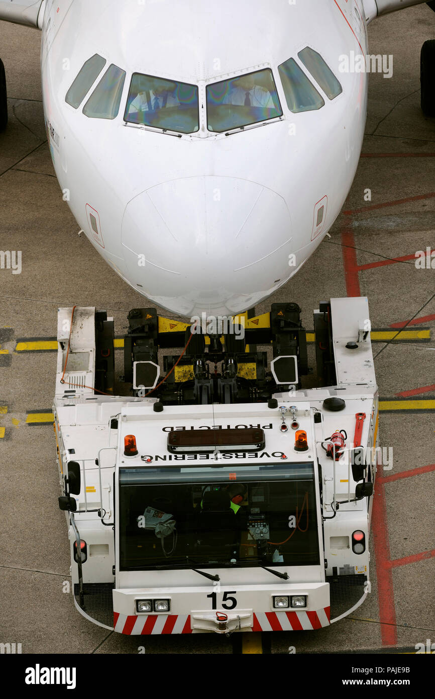 Air Berlin Airbus A319-110 being pushed-back by a towbarless tug Stock ...