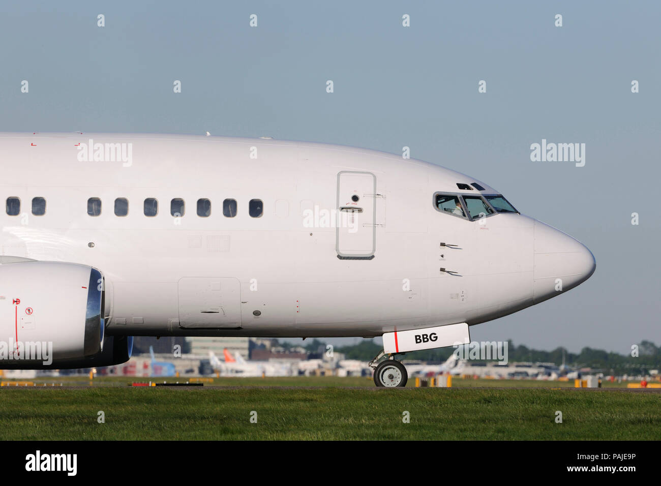 Boeing 737 500 hi-res stock photography and images - Alamy