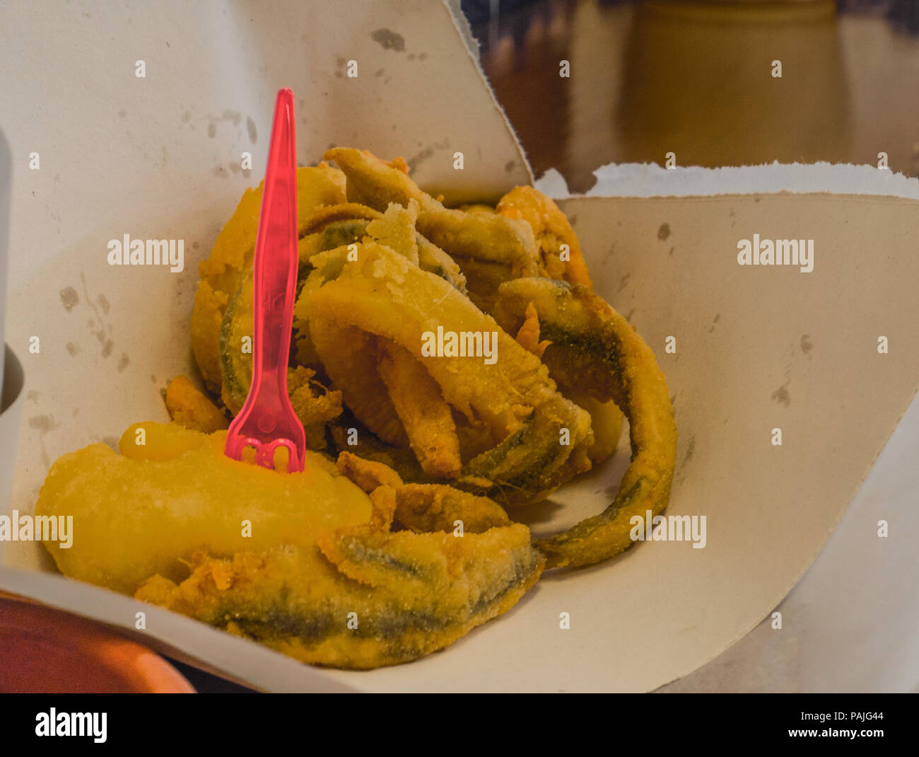 fried mixed fish, a take away portion Stock Photo - Alamy