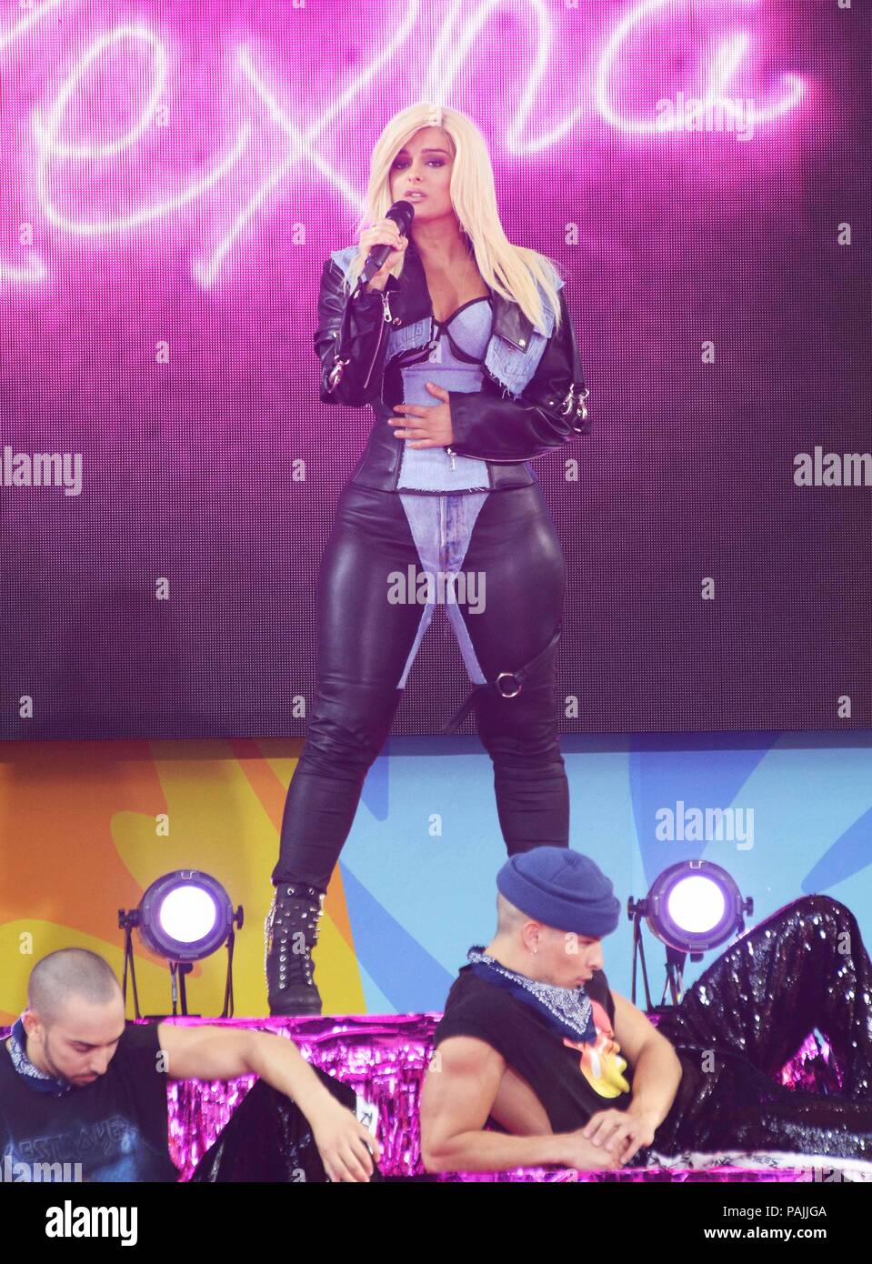 Bebe rexha live 2018 hi-res stock photography and images - Alamy