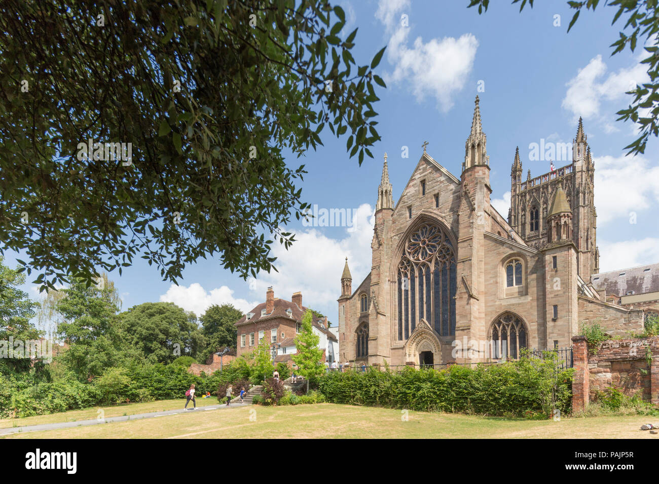 English religious buildings hi-res stock photography and images - Alamy