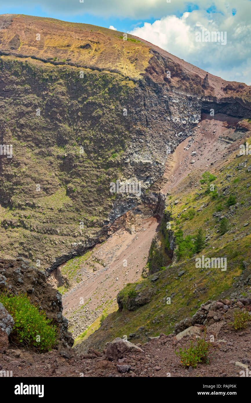 Detail of Mount Vesuvius volcano near Naples in Italy Stock Photo - Alamy