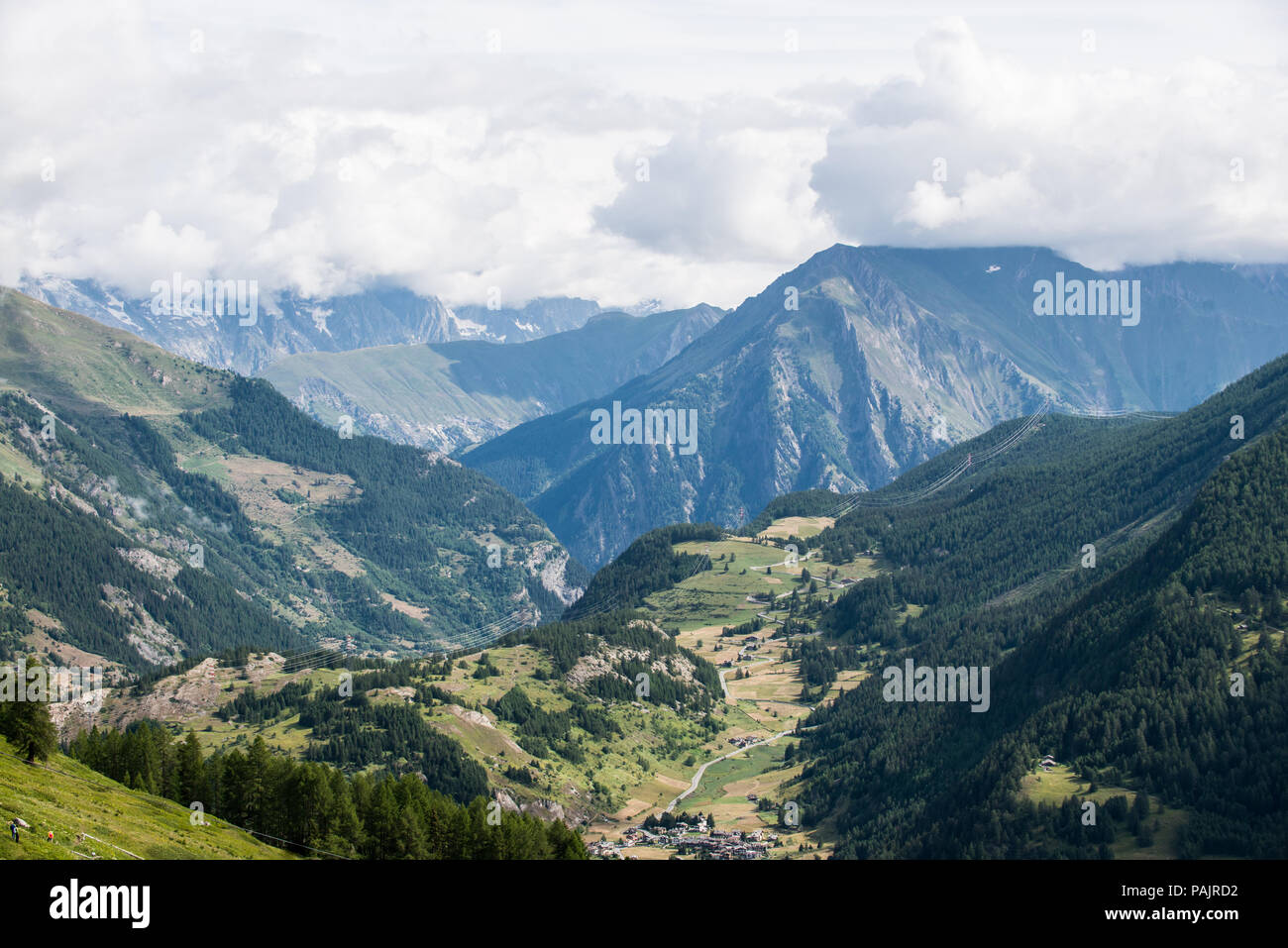 Valle largo hi-res stock photography and images - Alamy