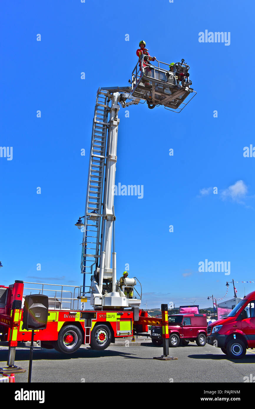 South Wales Fire Brigade demonstrating their Bronto skylift hydraulic ...