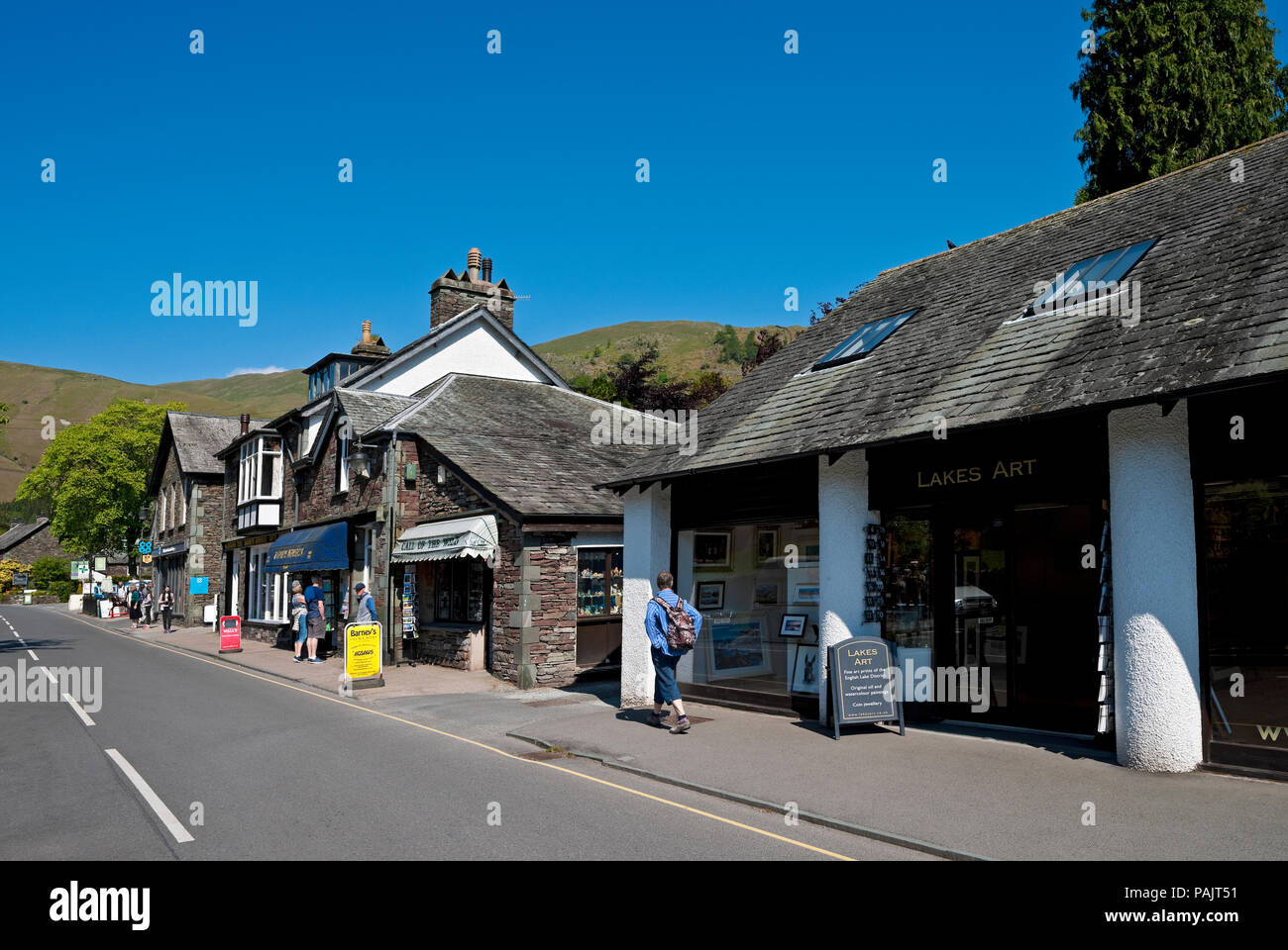 Village shops hi-res stock photography and images - Alamy