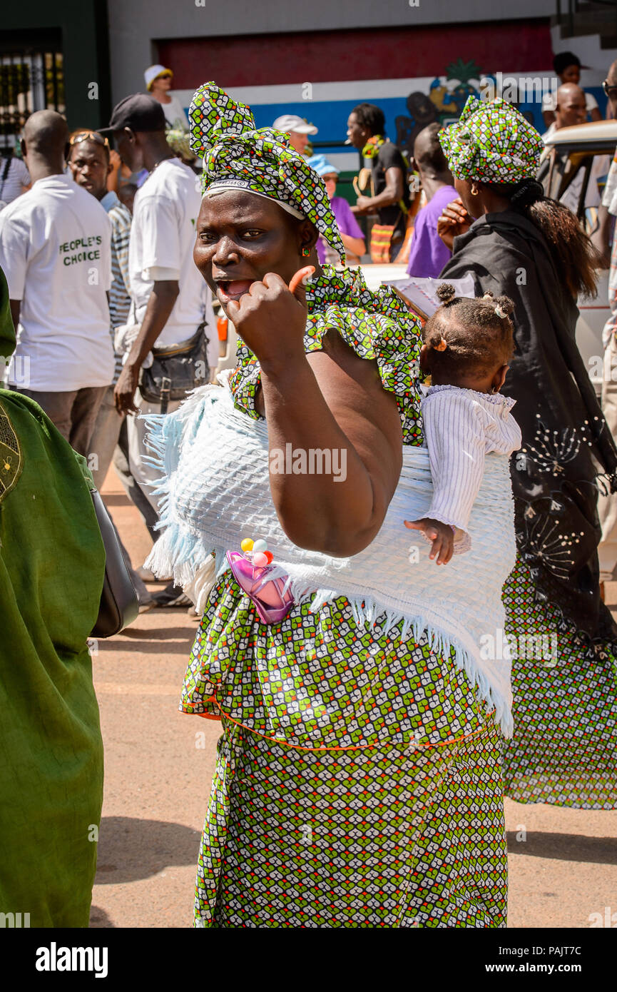 Mandinka woman hi-res stock photography and images - Alamy