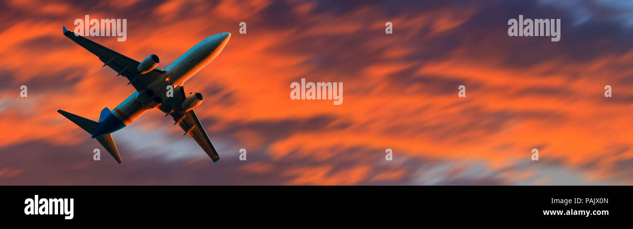 Passenger jet sunset sky hi-res stock photography and images - Alamy