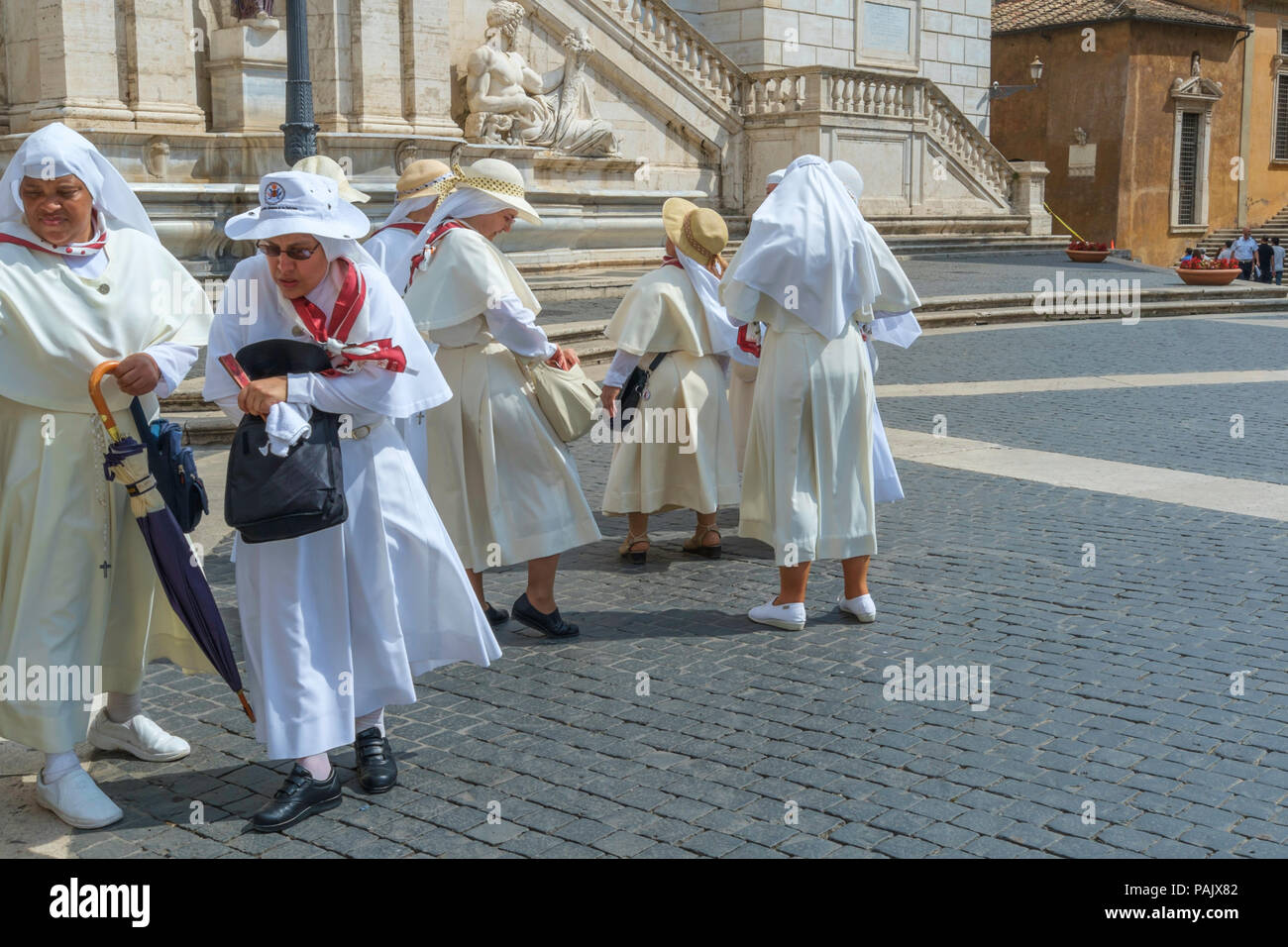 Group of nuns sightseeing together in Rome, Italy Stock Photo - Alamy