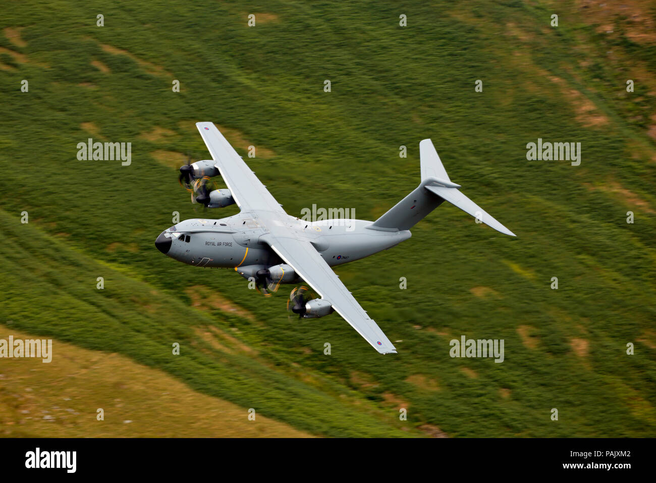ZM417 Royal Air Force Airbus A400M Atlas based at Brize Norton flying ...