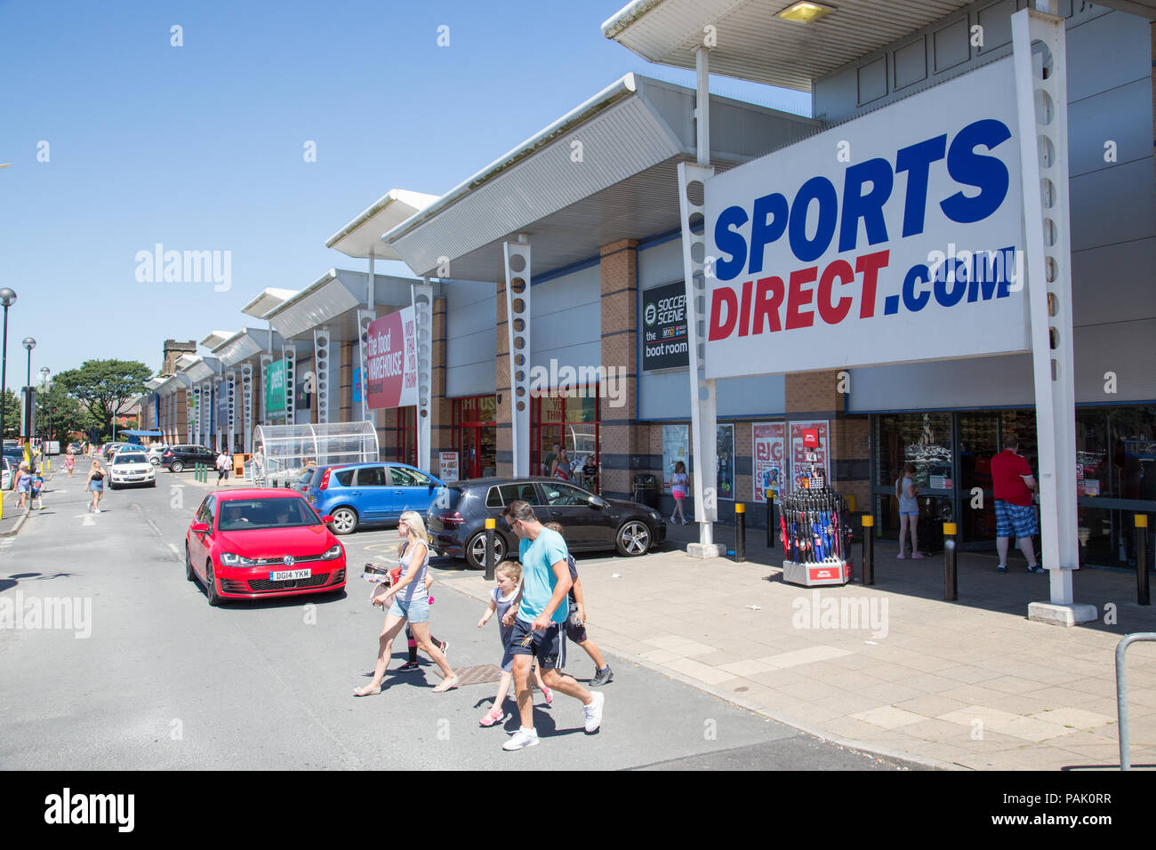 Sportsdirect com retail shop store hi-res stock photography and images ...