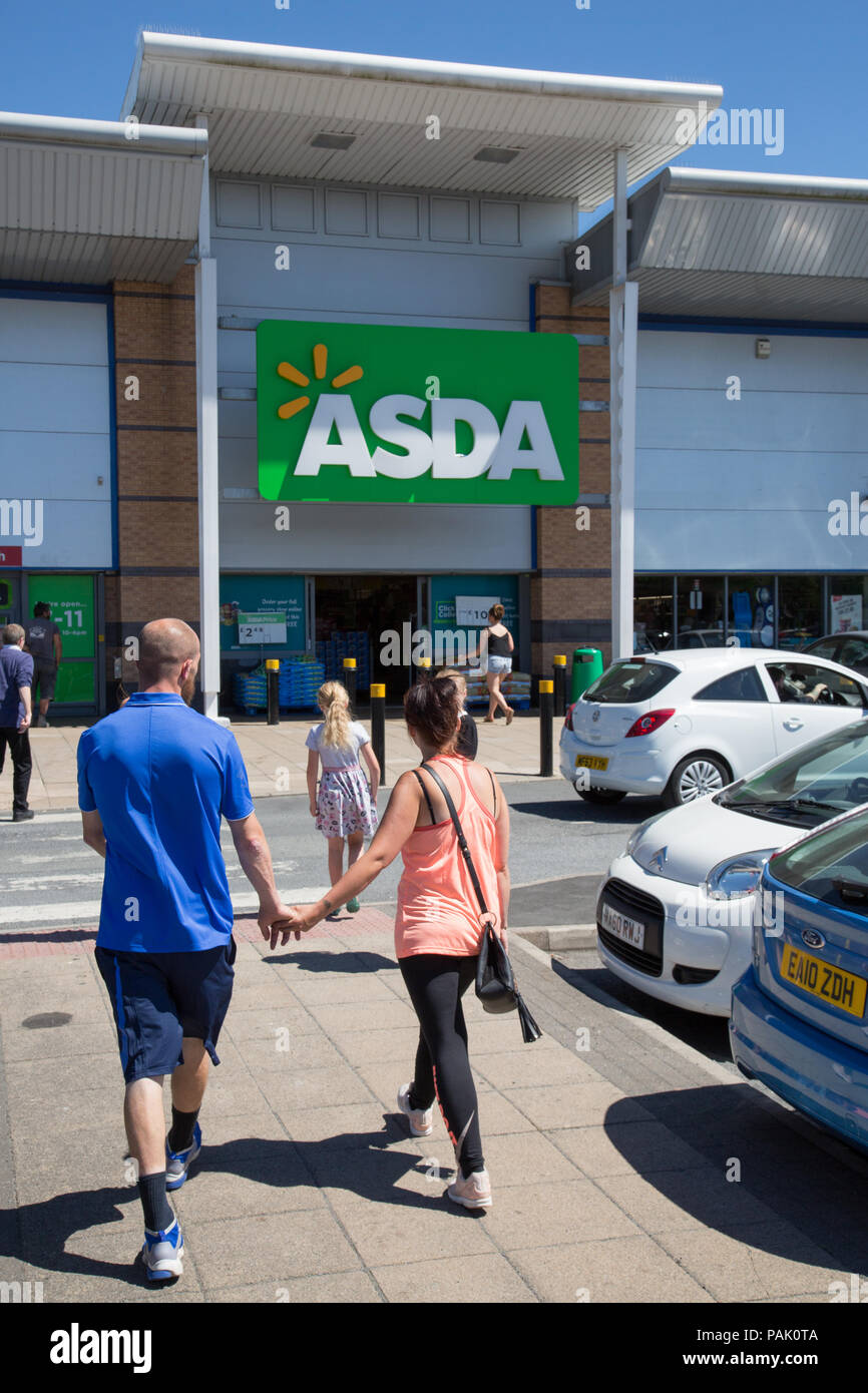 Kingsway Retail Park, Rochdale, OL16 5AF Stock Photo - Alamy