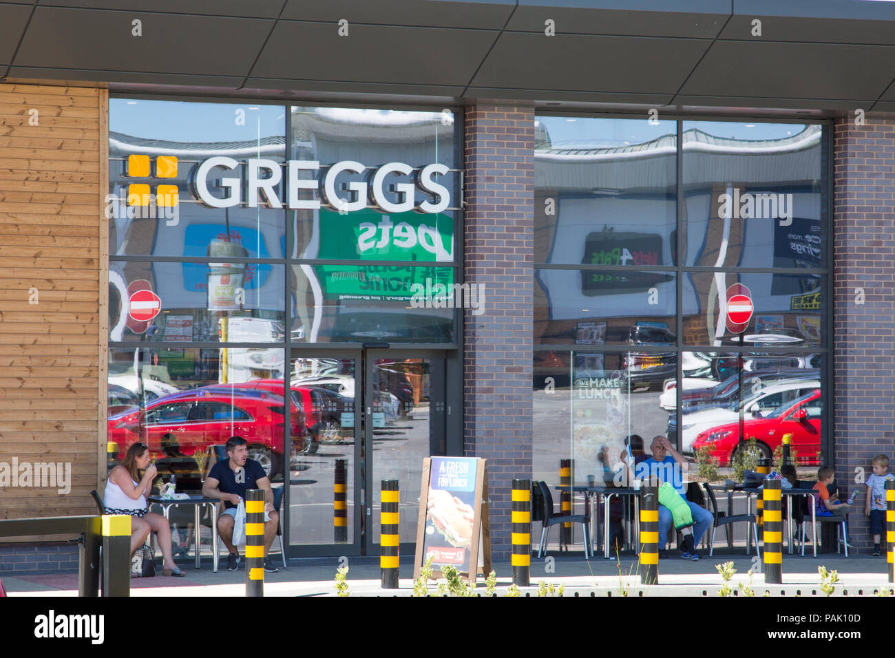 Kingsway Retail Park, Rochdale, OL16 5AF Stock Photo - Alamy