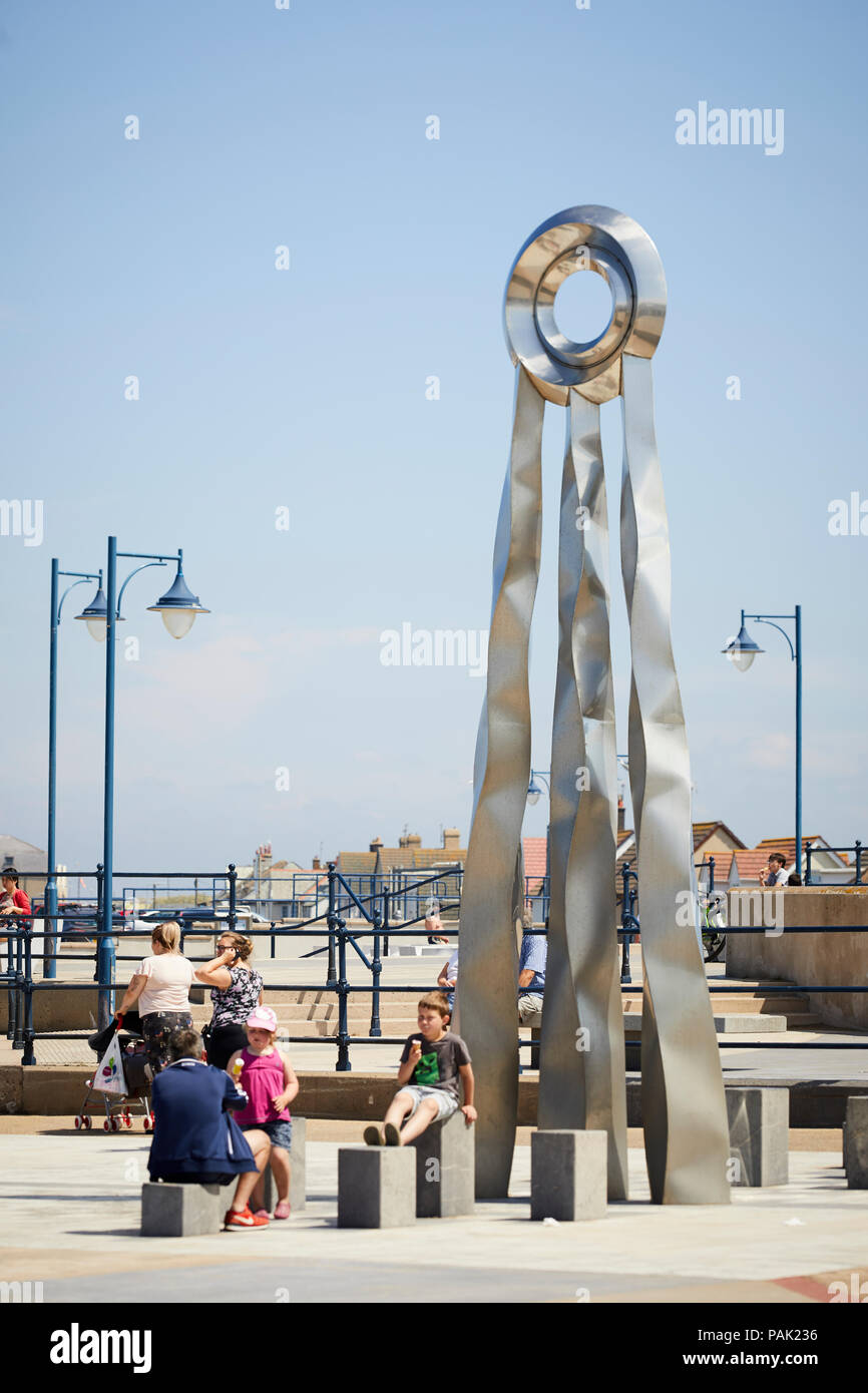 Busy seaside resort hi-res stock photography and images - Alamy