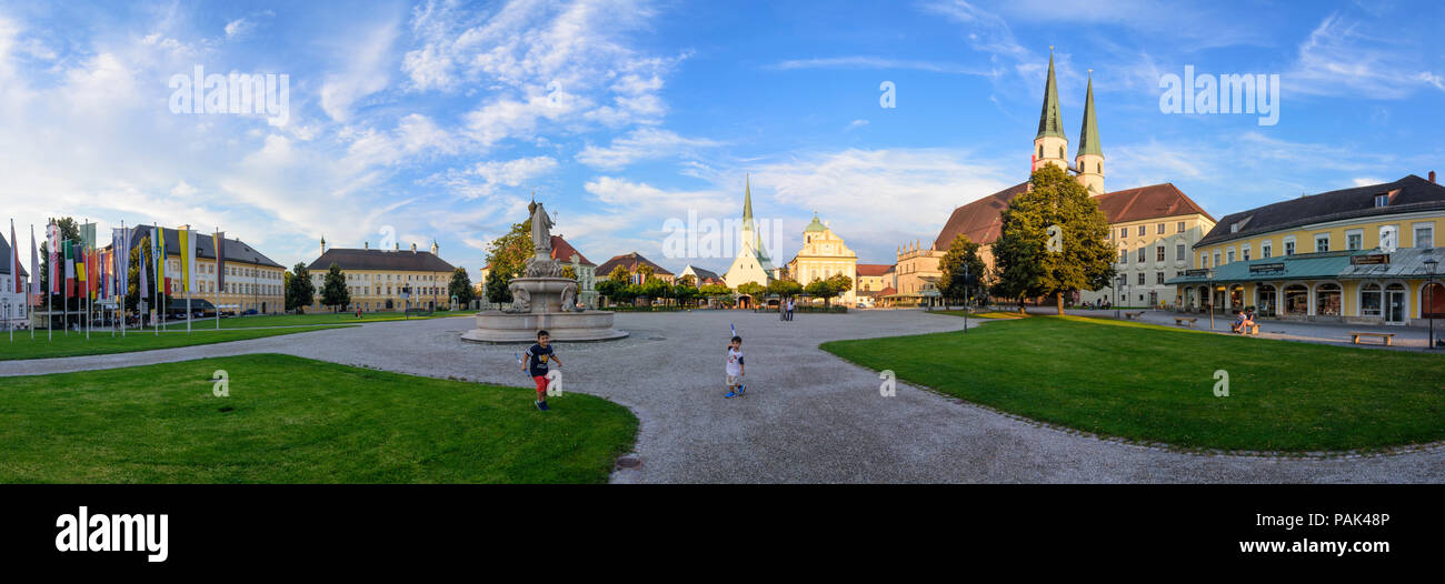Altötting: square Kapellplatz with Rathaus (Town Hall), Gnadenkapelle ...