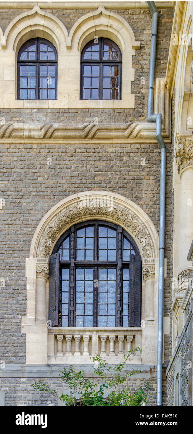 Neo gothic arched windows hi-res stock photography and images - Alamy