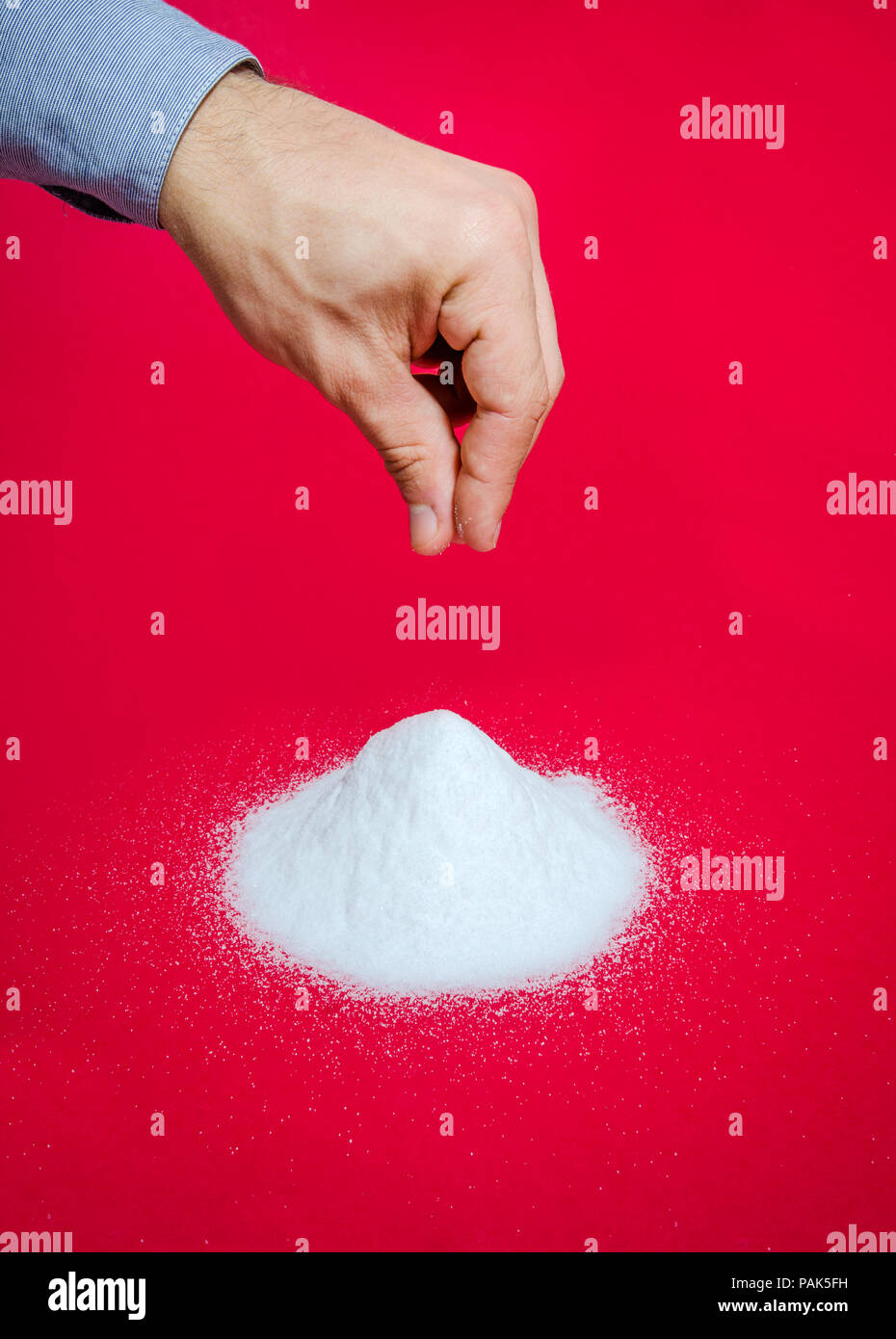 Sprinkling salt into a glass hi-res stock photography and images - Alamy