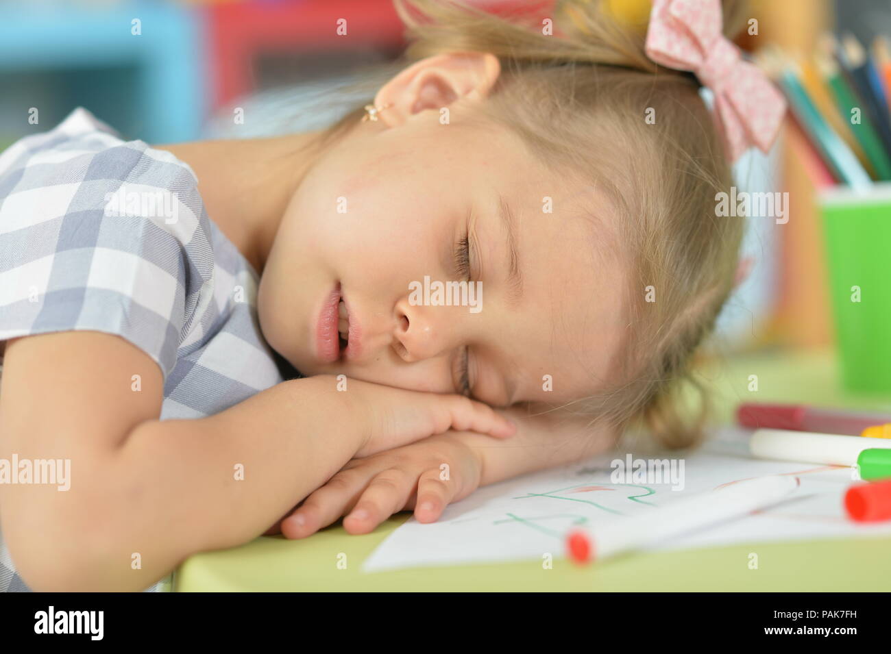 cute little girl sleeping Stock Photo - Alamy