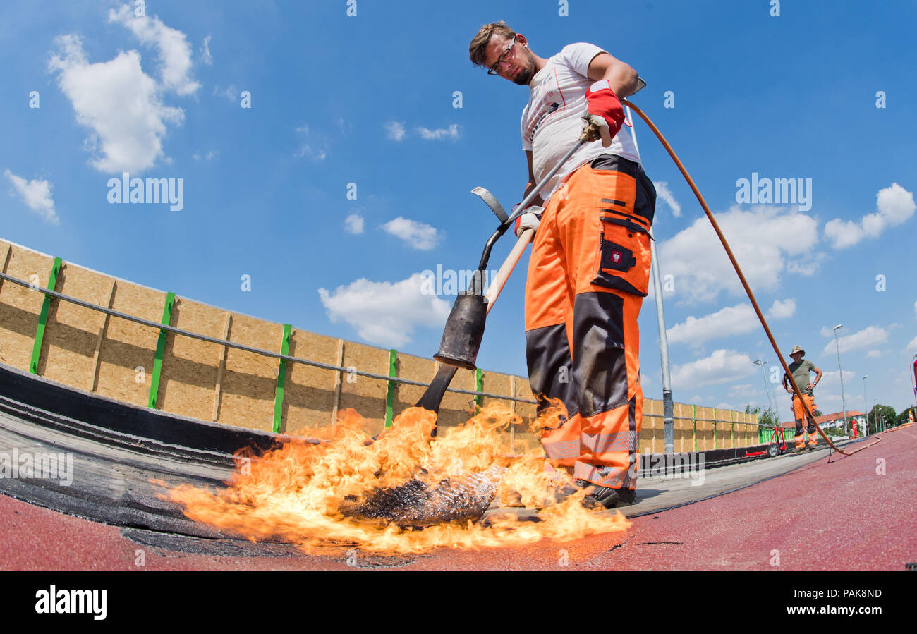Warm bitumen hi-res stock photography and images - Alamy