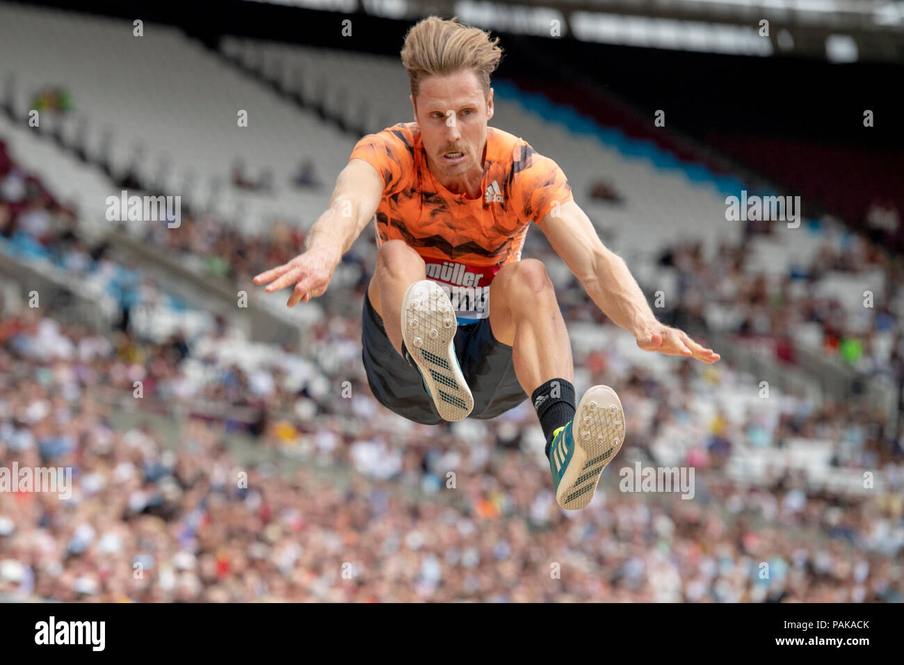 Long jump hi-res stock photography and images - Alamy