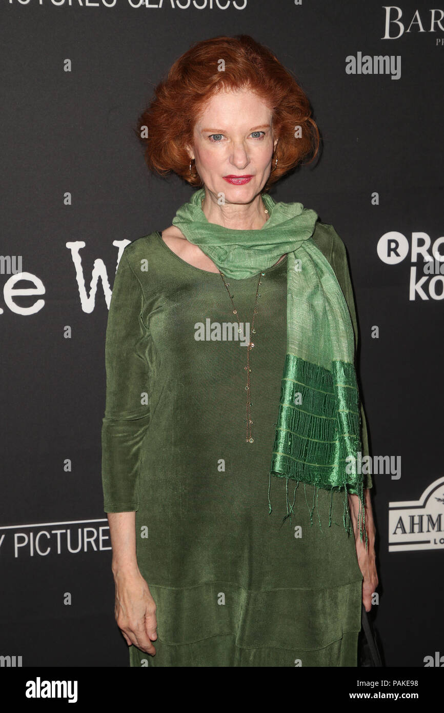 Lisa pelikan hi-res stock photography and images - Alamy