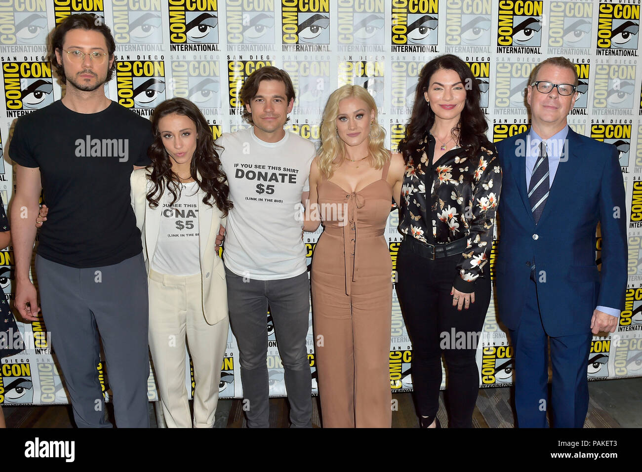 Hale Appleman, Stella Maeve, Jason Ralph, Olivia Dudley, Sera Gamble ...