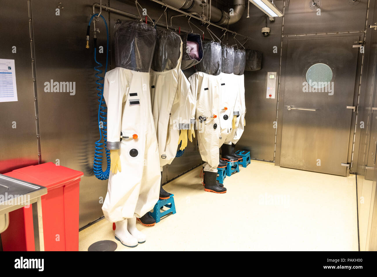 Security level s4 hi-res stock photography and images - Alamy