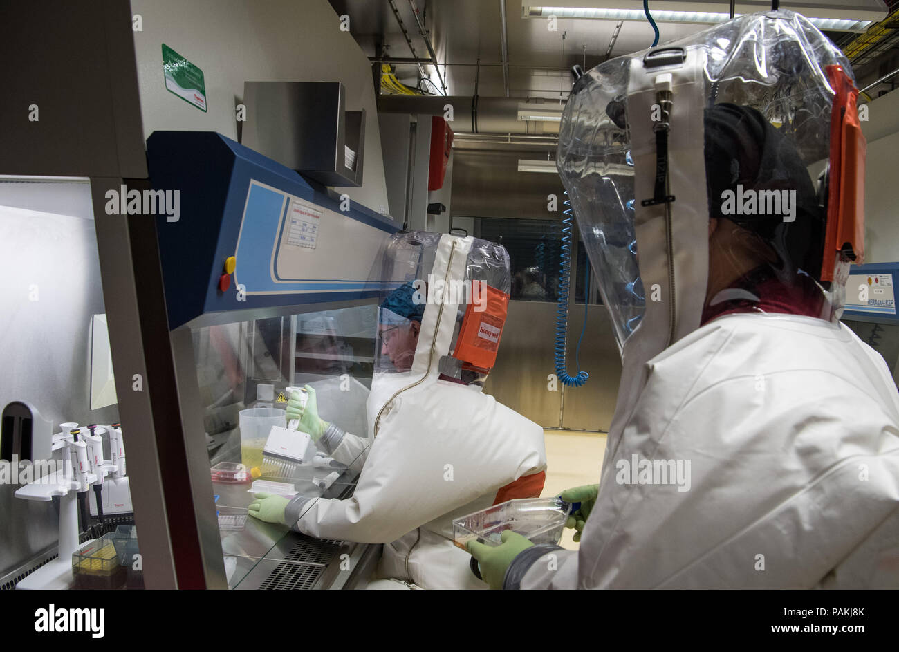 Robert koch microscope hi-res stock photography and images - Alamy