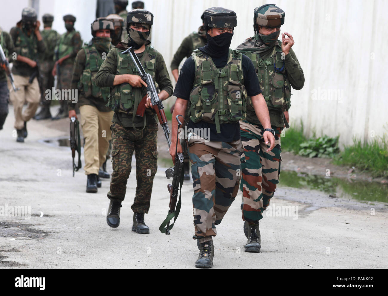 Wounded troopers hi-res stock photography and images - Alamy